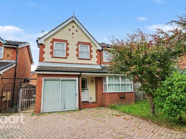 4 bedroom detached house for sale