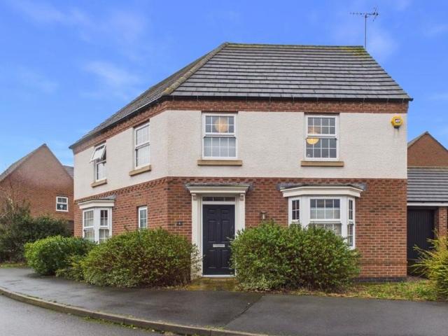 4 bedroom detached house for sale