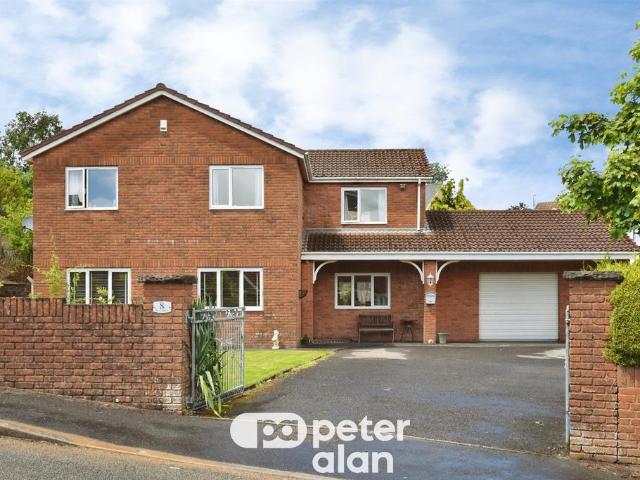 4 bedroom detached house for sale