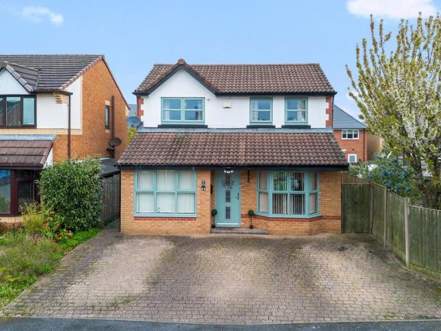 4 bedroom detached house for sale