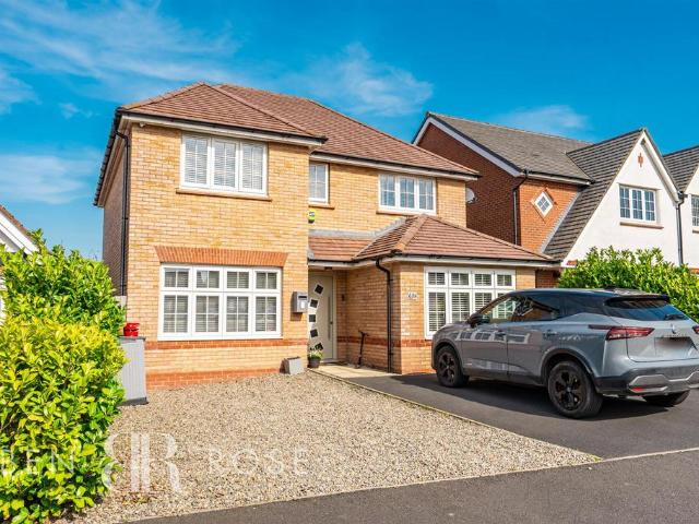4 bedroom detached house for sale