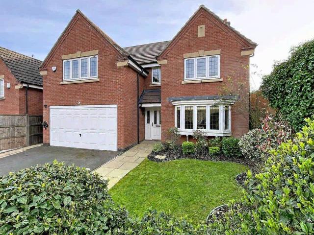 4 bedroom detached house for sale