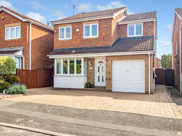 4 bedroom detached house for sale
