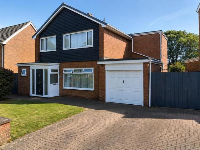 4 bedroom detached house for sale