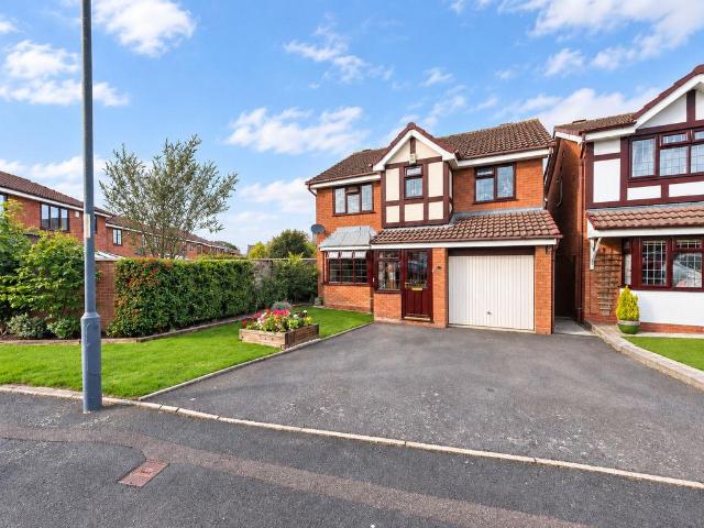 4 bedroom detached house for sale