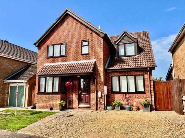 4 bedroom detached house for sale