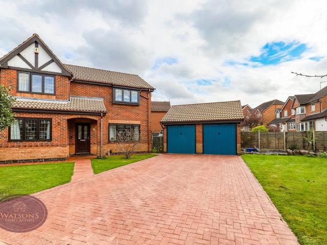 4 bedroom detached house for sale