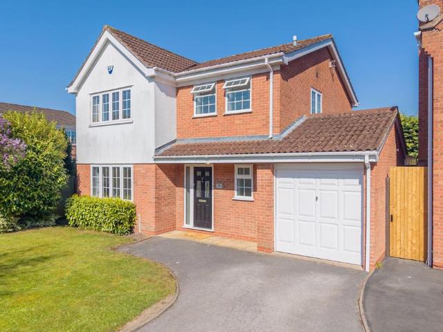 4 bedroom detached house for sale