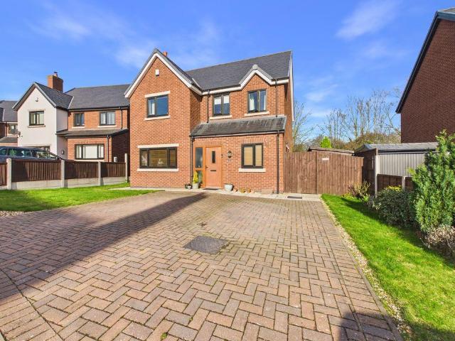 4 bedroom detached house for sale