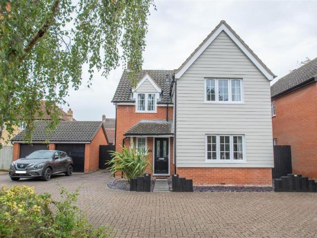 4 bedroom detached house for sale