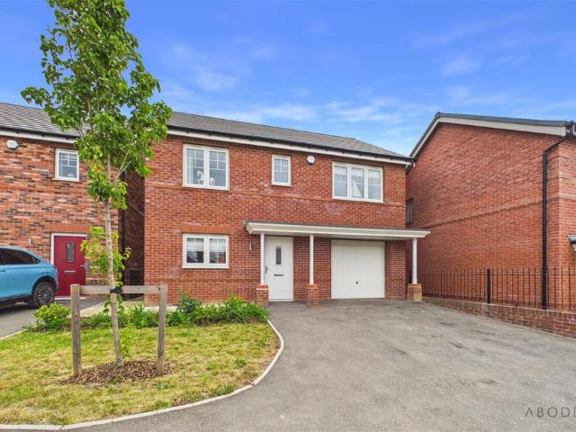 4 bedroom detached house for sale