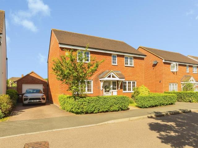 4 bedroom detached house for sale