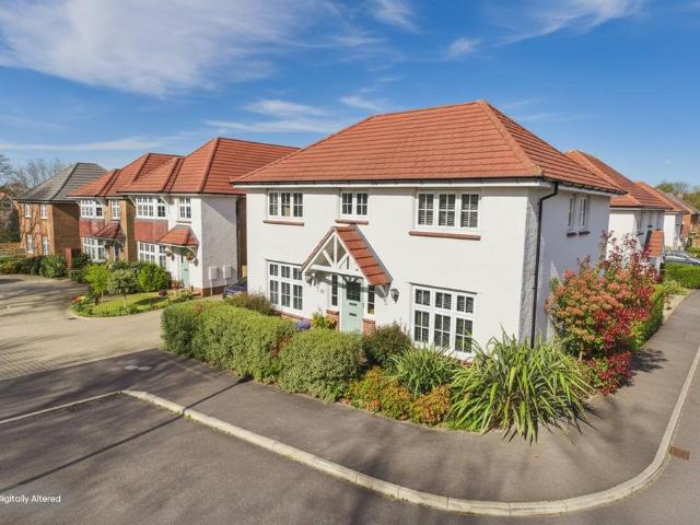 4 bedroom detached house for sale