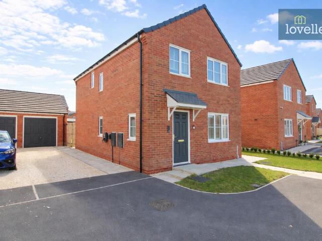 4 bedroom detached house for sale