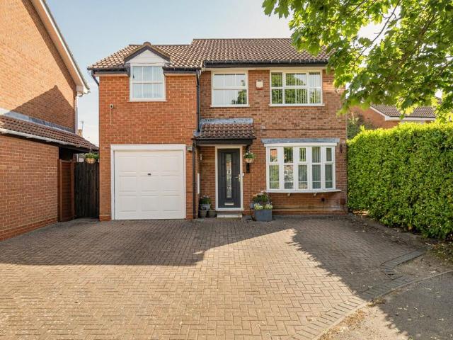 4 bedroom detached house for sale
