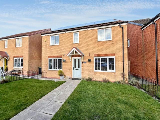 4 bedroom detached house for sale