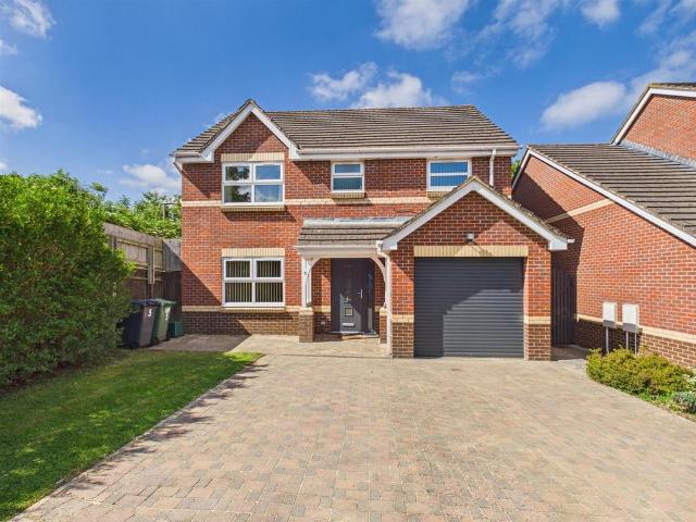 4 bedroom detached house for sale