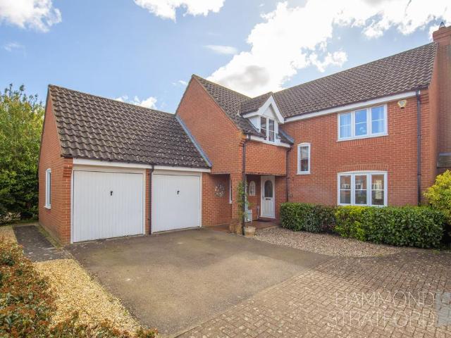 4 bedroom detached house for sale