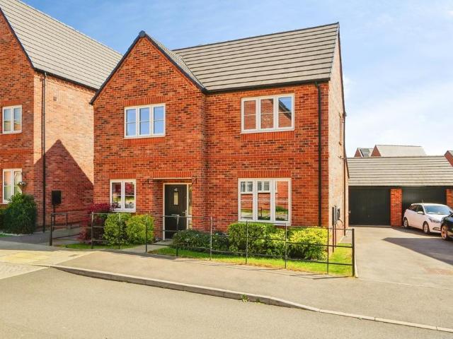 4 bedroom detached house for sale