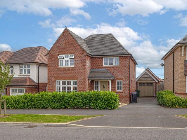 4 bedroom detached house for sale