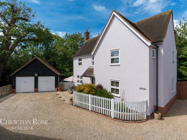 4 bedroom detached house for sale