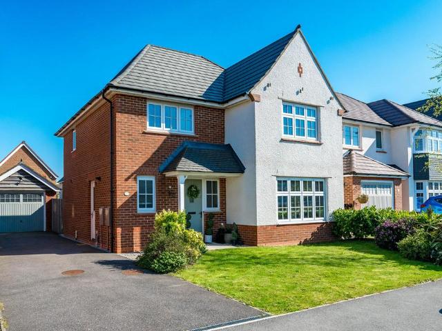 4 bedroom detached house for sale