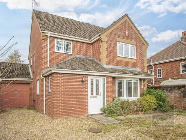 4 bedroom detached house for sale