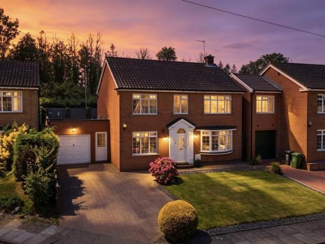 4 bedroom detached house for sale