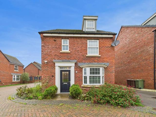 4 bedroom detached house for sale