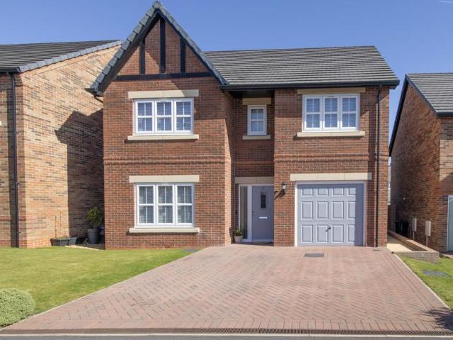 4 bedroom detached house for sale