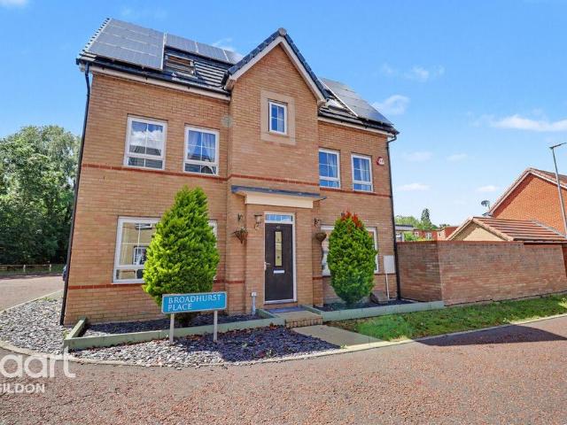 4 bedroom detached house for sale