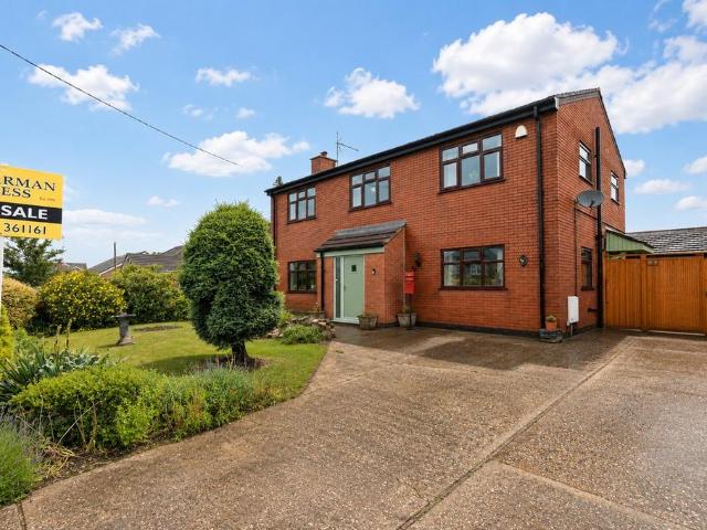 4 bedroom detached house for sale
