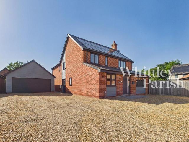 4 bedroom detached house for sale