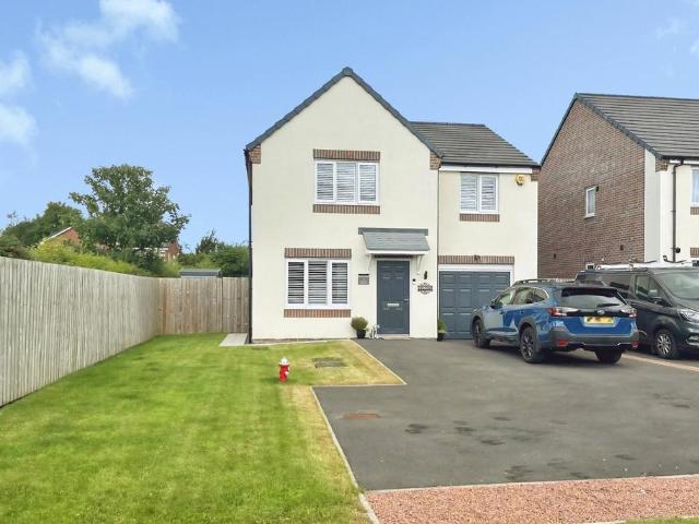4 bedroom detached house for sale