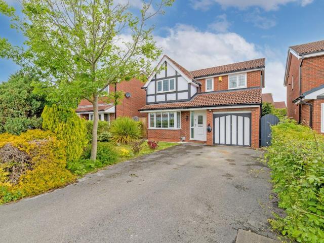 4 bedroom detached house for sale