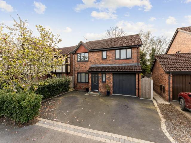 4 bedroom detached house for sale