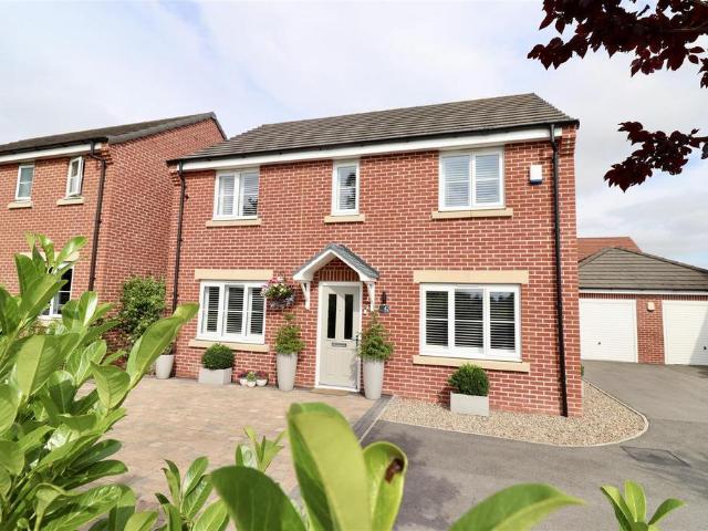 4 bedroom detached house for sale