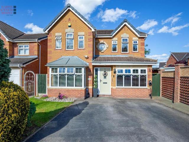 4 bedroom detached house for sale