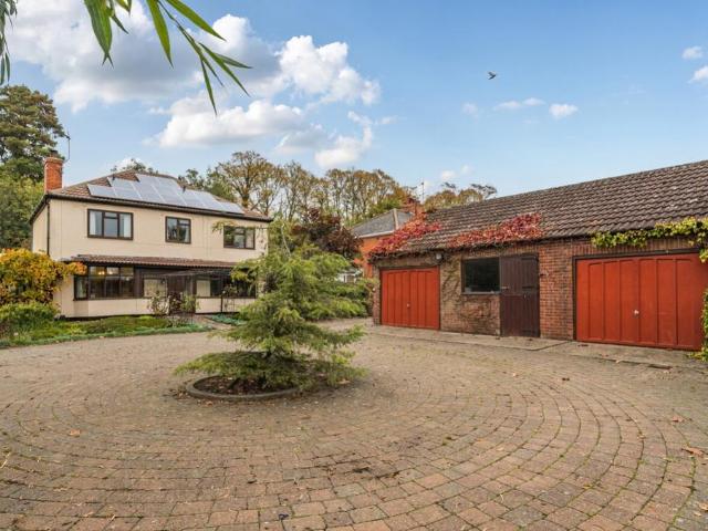 4 bedroom detached house for sale