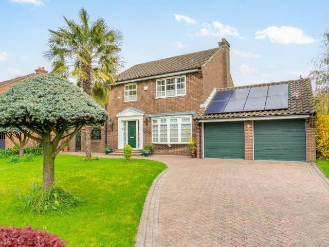 4 bedroom detached house for sale