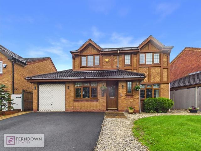 4 bedroom detached house for sale