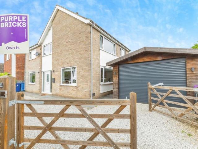 4 bedroom detached house for sale