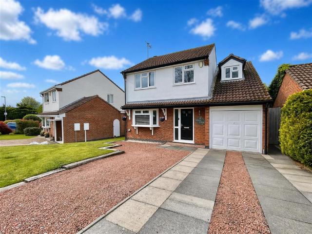 4 bedroom detached house for sale