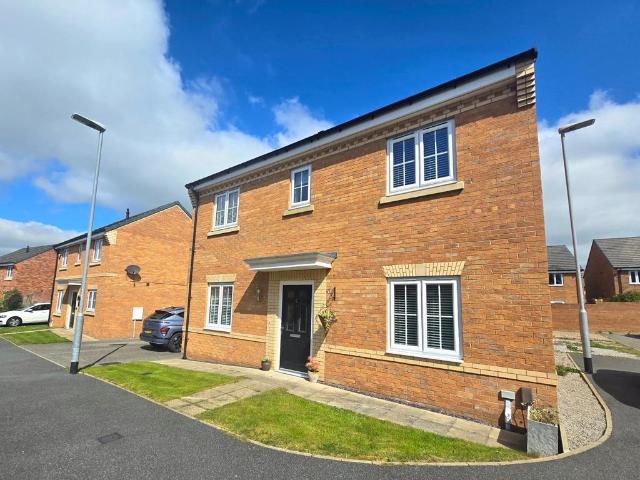 4 bedroom detached house for sale