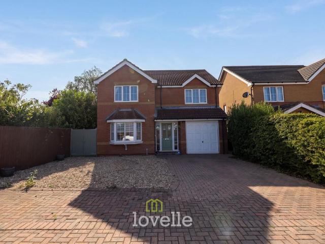 4 bedroom detached house for sale