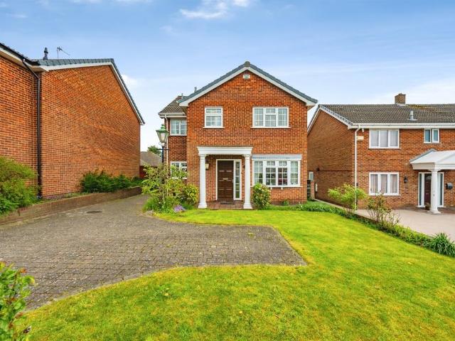 4 bedroom detached house for sale