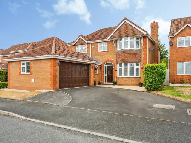 4 bedroom detached house for sale