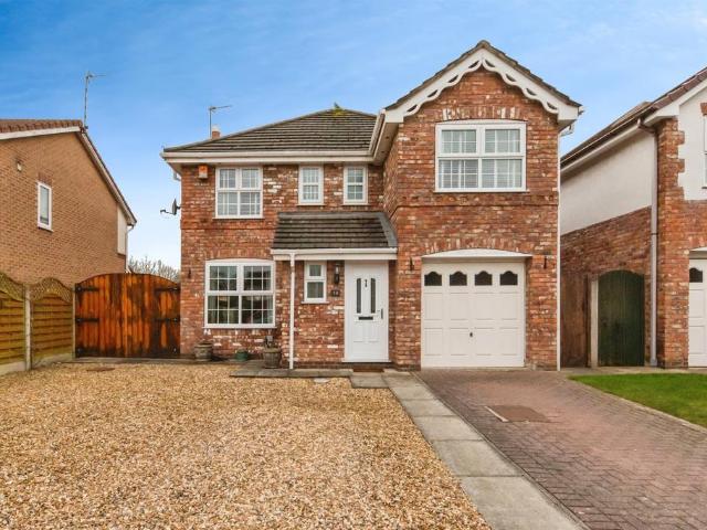 4 bedroom detached house for sale