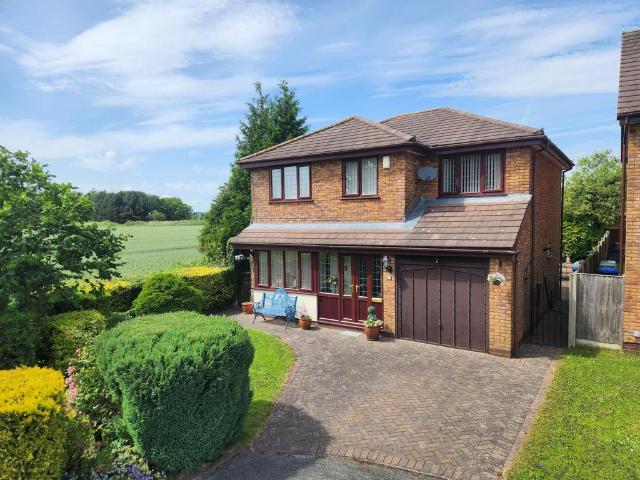 4 bedroom detached house for sale