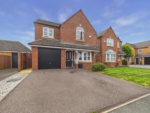 4 bedroom detached house for sale